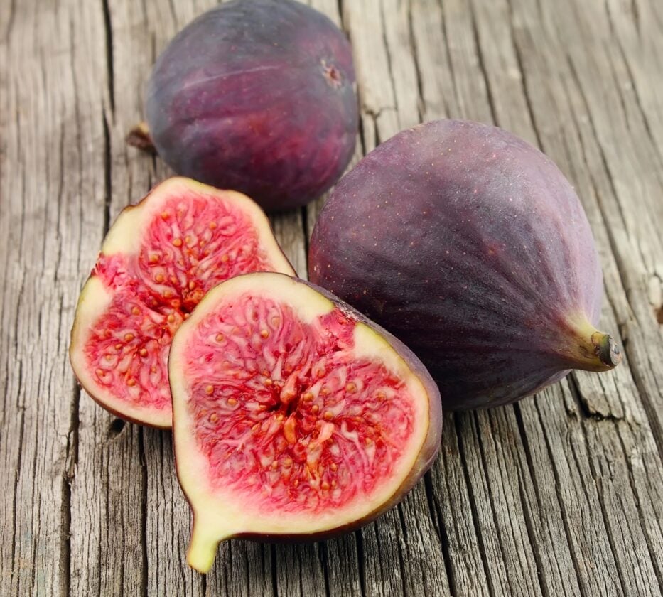 Fruits With Seeds or Pits - And is There a Difference?