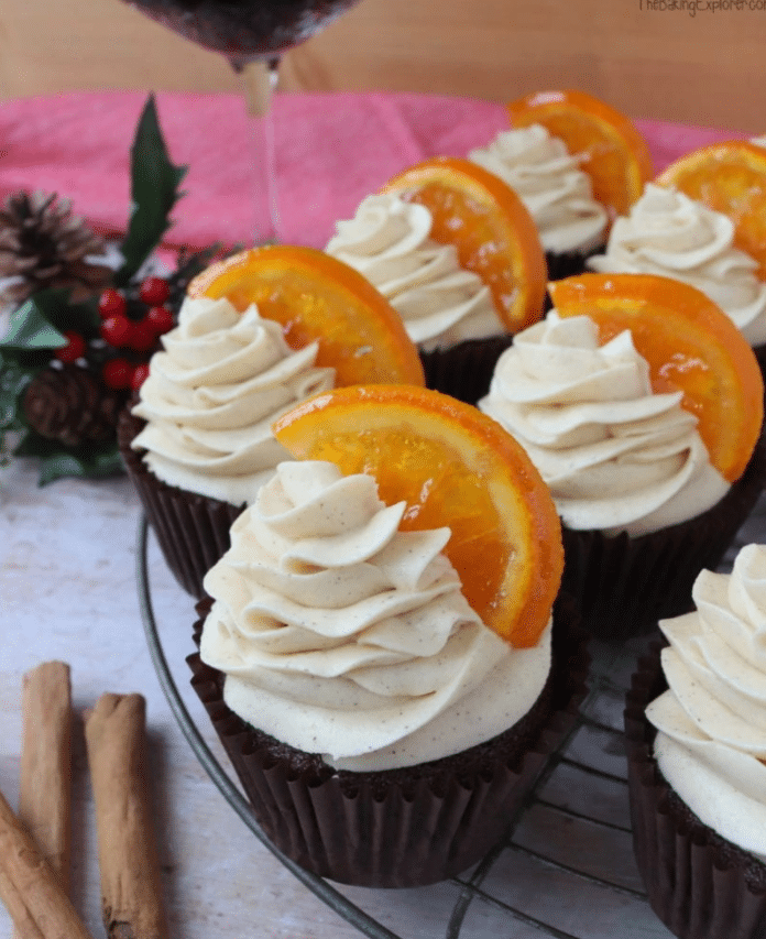 34 Cozy Christmas Cupcake Ideas