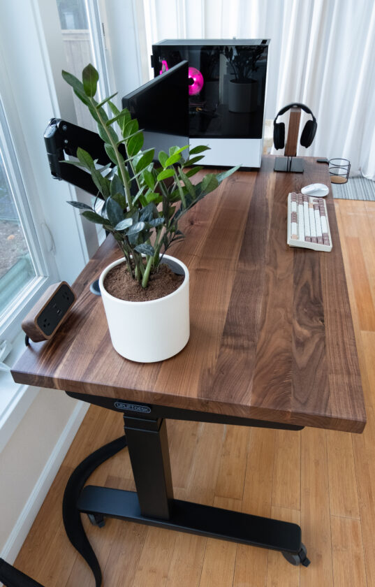 UPLIFT V3 Standing Desk Review (Walnut Wide-Plank)
